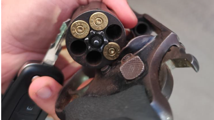 Criminoso que queria matar desafetos é preso após disparos de revólver ...