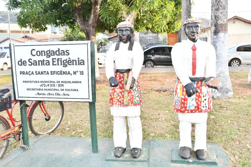 Tradição e fé unem católicos na Capina do Largo de Santa Efigênia, em ...